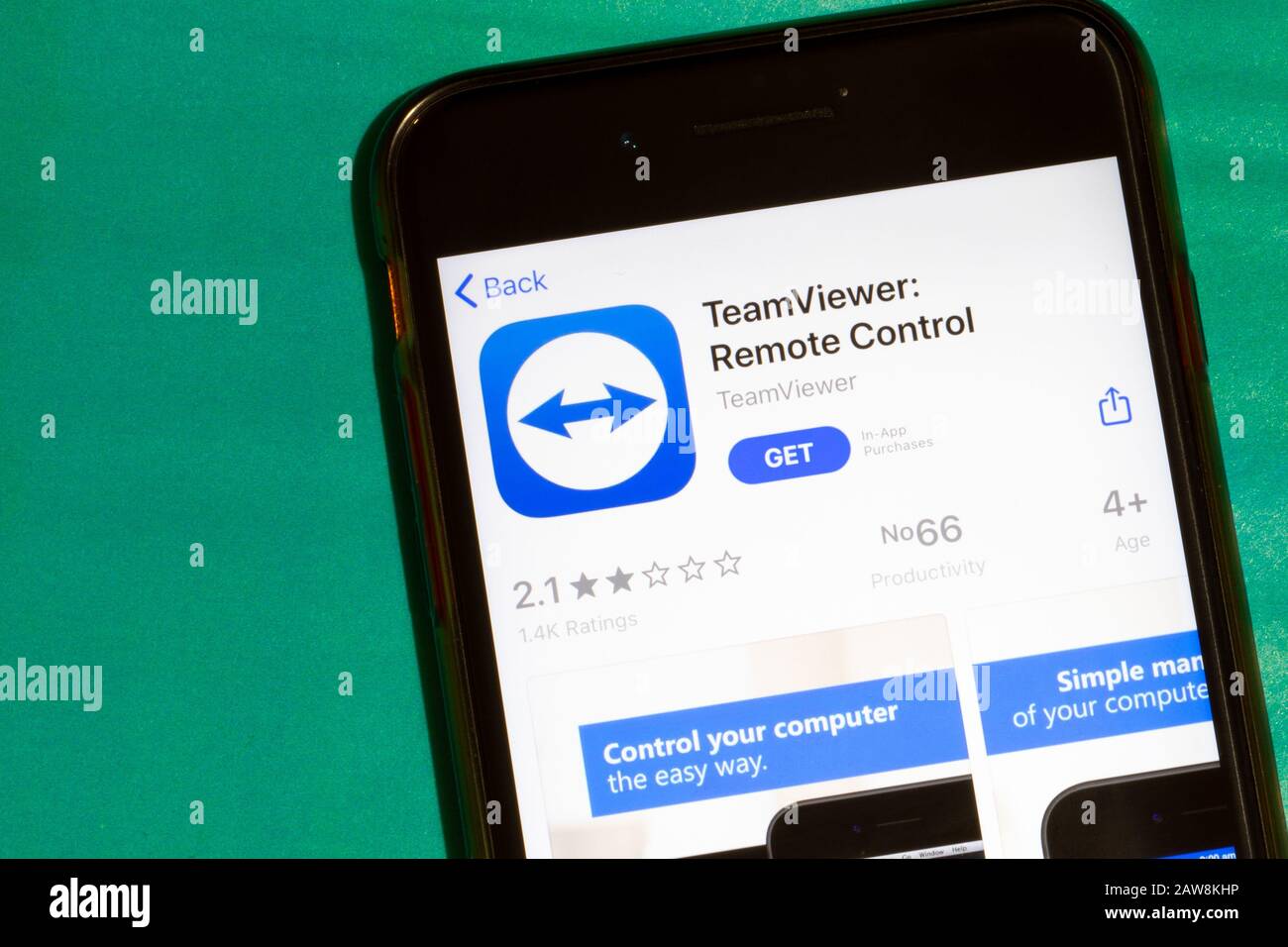 Team viewer hi-res stock photography and images - Alamy
