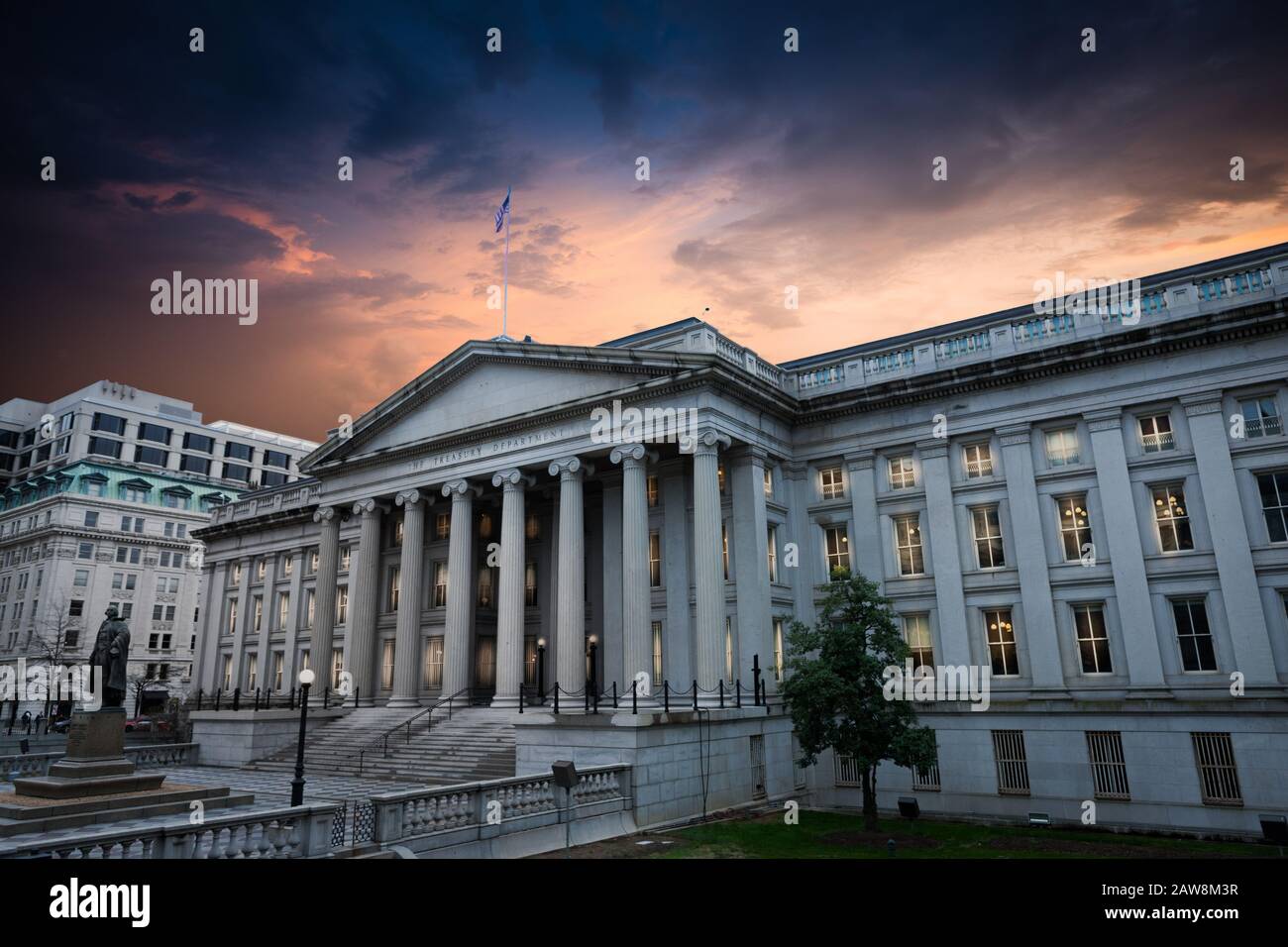 The united state treasury department hi-res stock photography and ...
