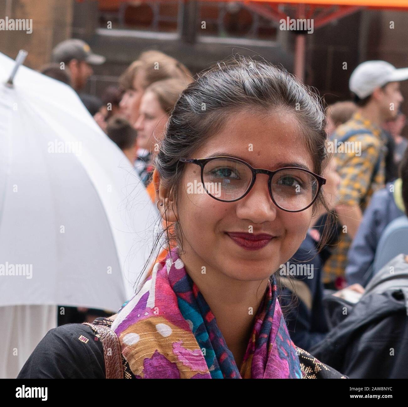 Asian tourists edinburgh hi-res stock photography and images - Alamy