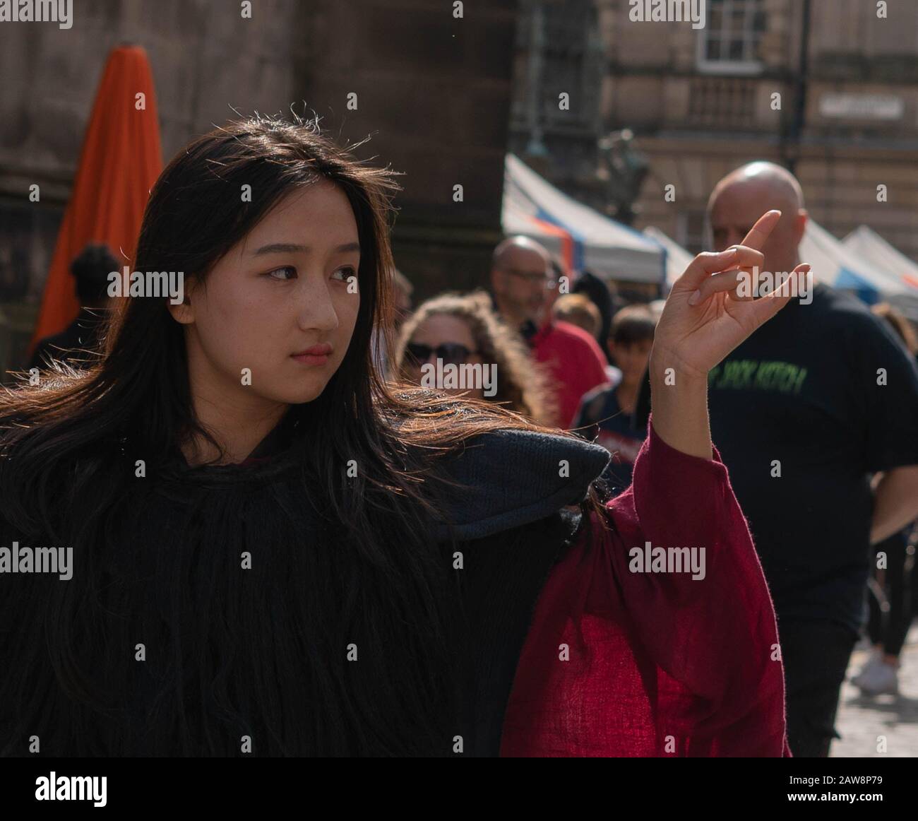 beautiful asian street performer dancer Stock Photo - Alamy
