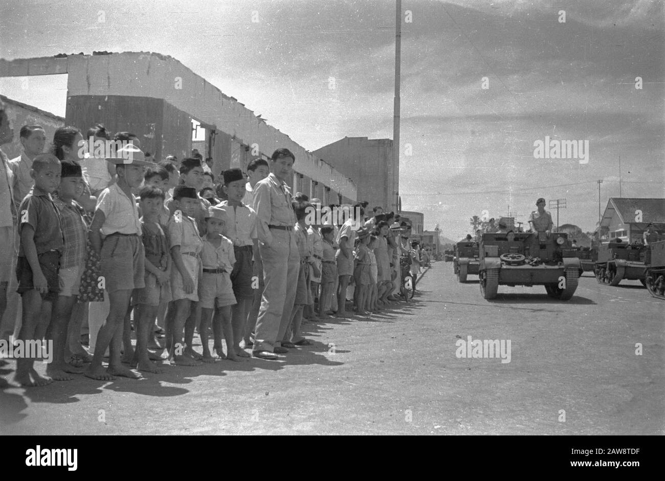 Inspection Colonel Thomson, grandstand parade, beëdigden Buitenzorg ...