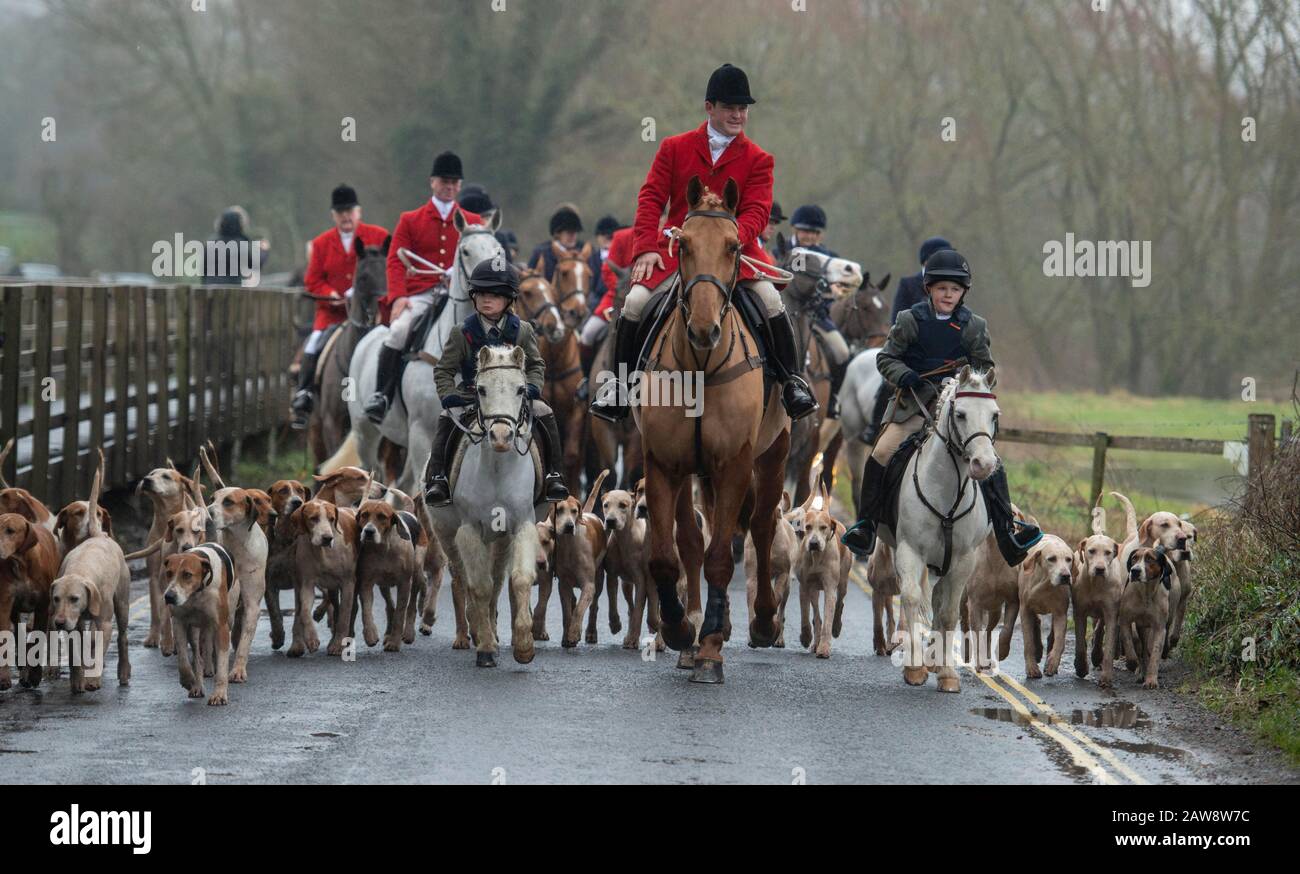 Traditional Avon Vale Boxing Day hunt takes place in Lacock with ...