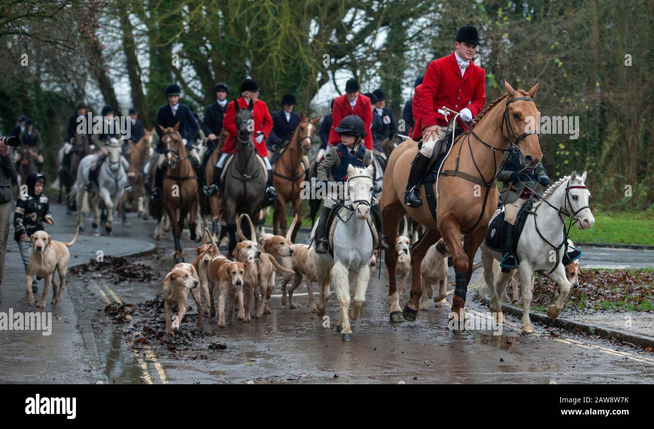 Traditional Avon Vale Boxing Day hunt takes place in Lacock with ...