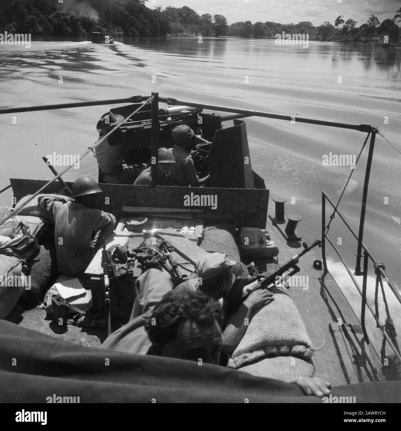 [Landing Craft and small patrol boats with anti-aircraft guns and armed ...