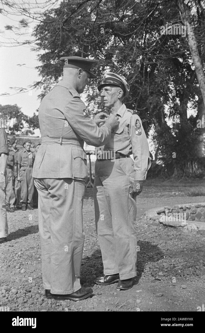 Green colonel uniform Black and White Stock Photos & Images - Alamy