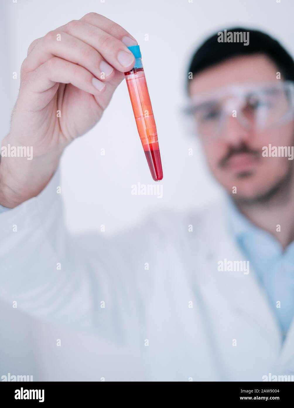 Medical doctor patient experimenting hi-res stock photography and ...