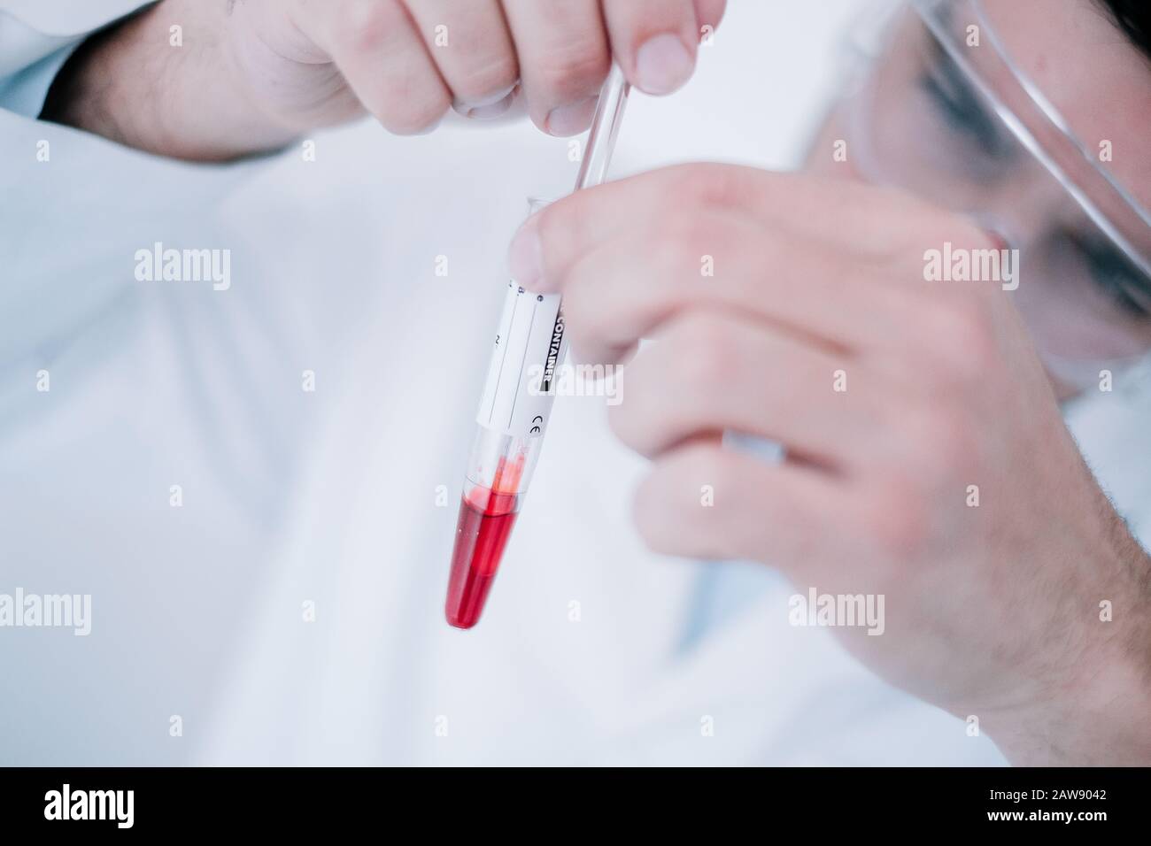 Medical doctor patient experimenting hi-res stock photography and ...