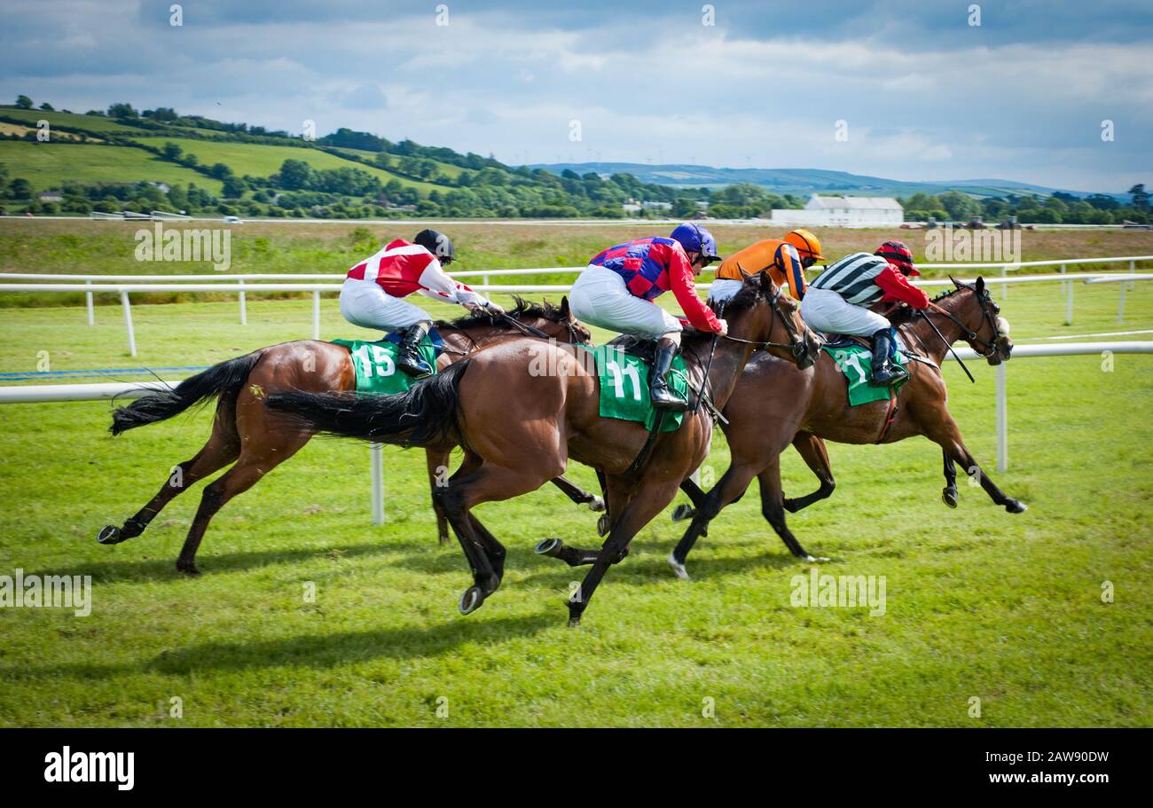 Gallop to finish hi-res stock photography and images - Alamy
