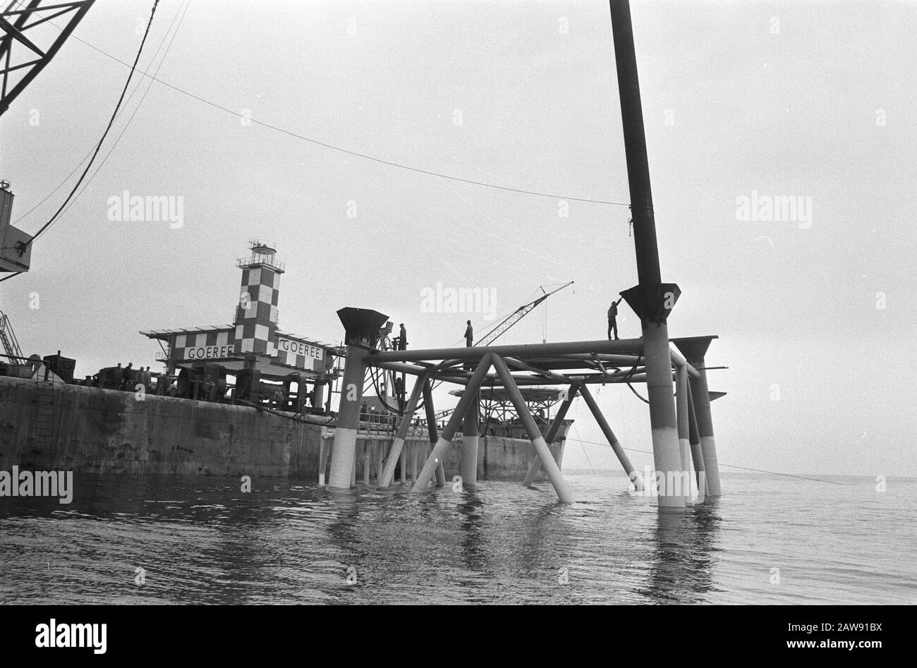 L light hi-res stock photography and images - Alamy