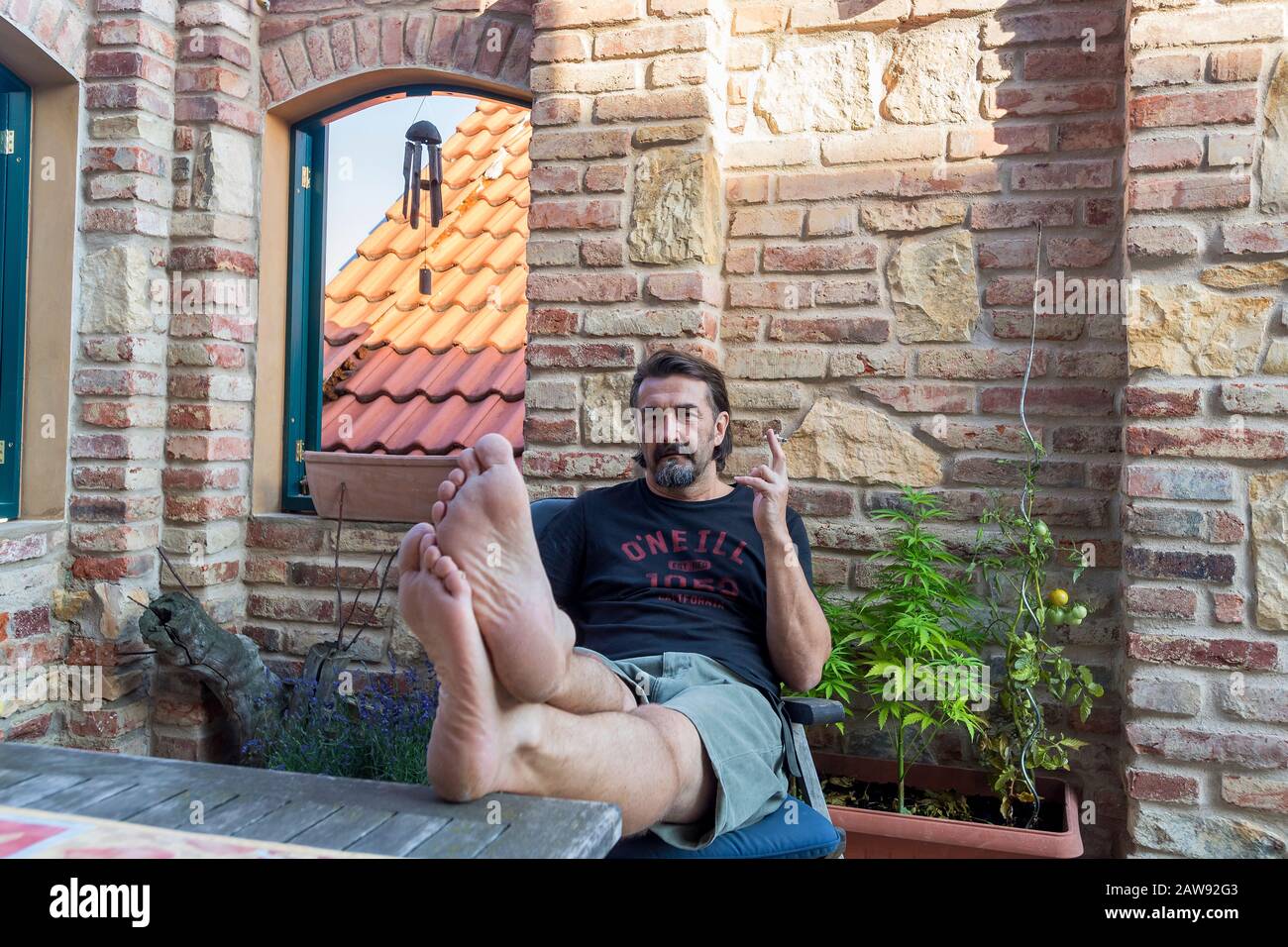 Man smoking weed hi-res stock photography and images - Alamy