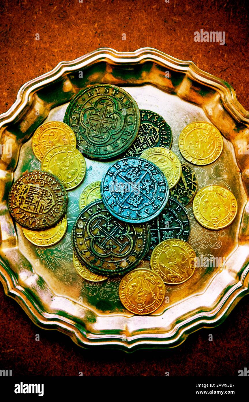 Medieval coins hi-res stock photography and images - Alamy