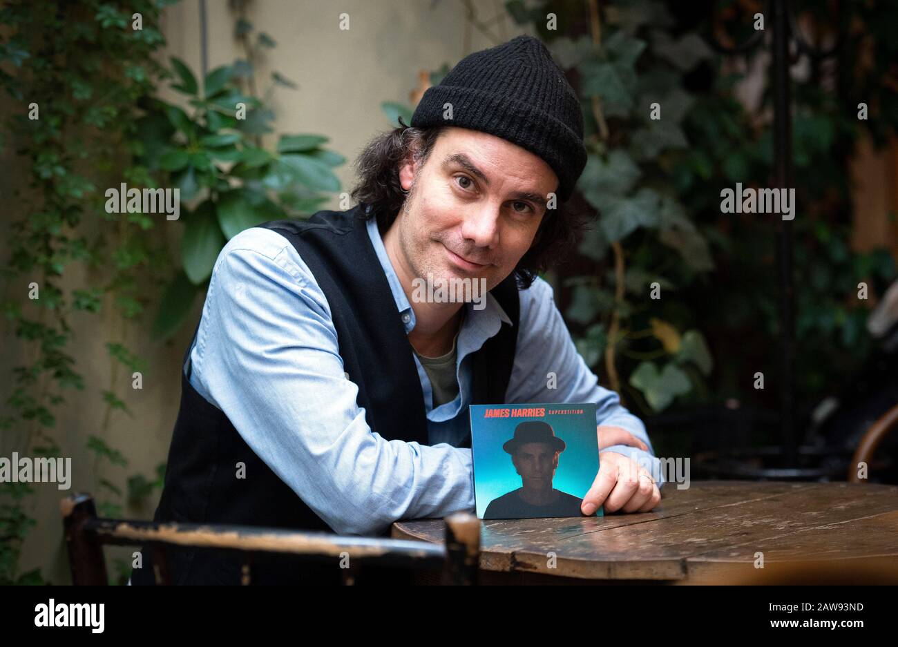 James harries hi-res stock photography and images - Alamy