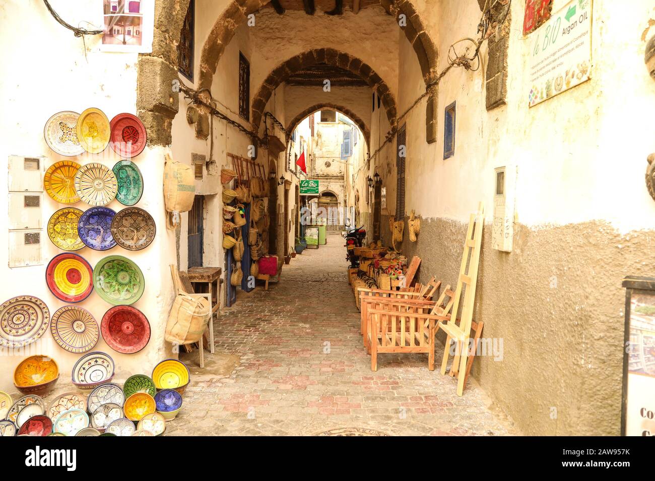 Essaouira souk handcraft hi-res stock photography and images - Alamy