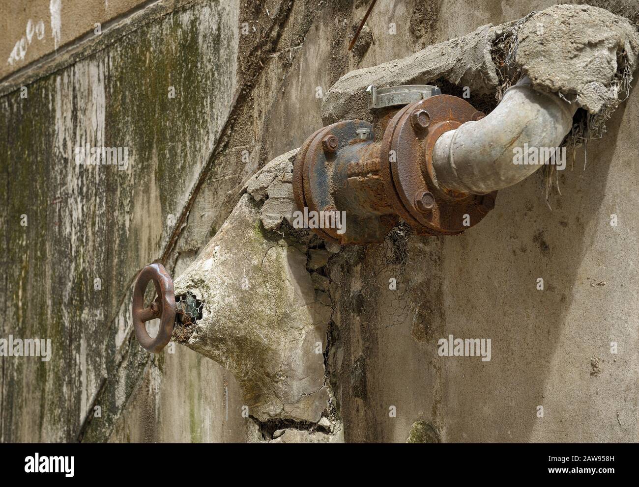 Municipal water network in Shanghai, Large obsolete pipeline Stock ...