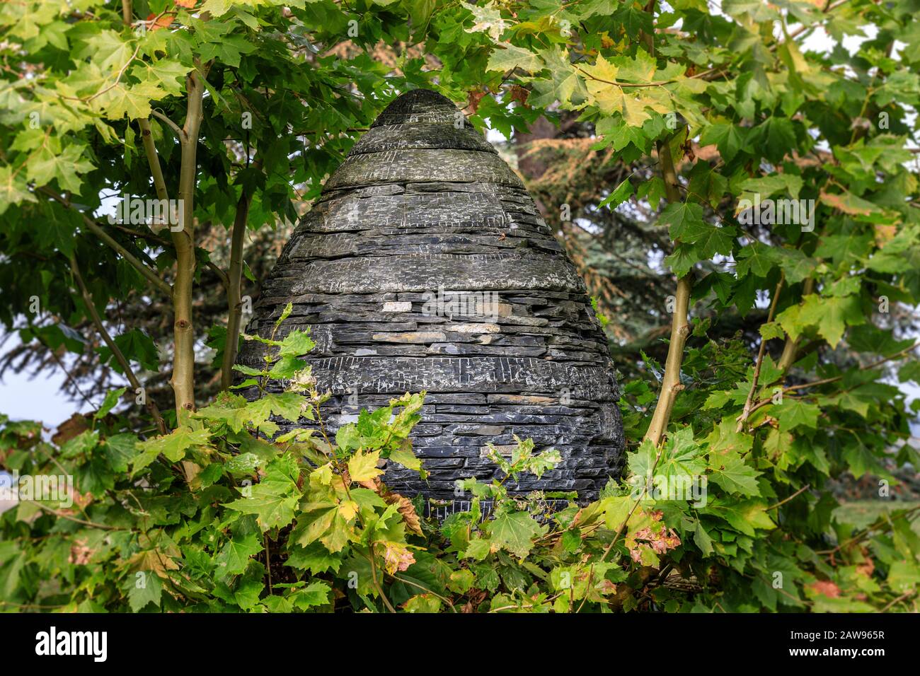 Andy goldsworthy tree hi-res stock photography and images - Alamy