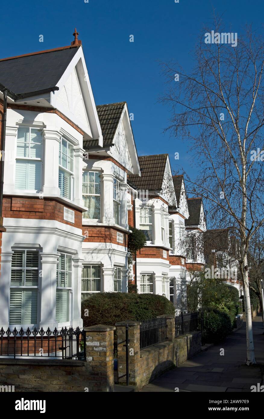 London edwardian terrace house hi-res stock photography and images - Alamy