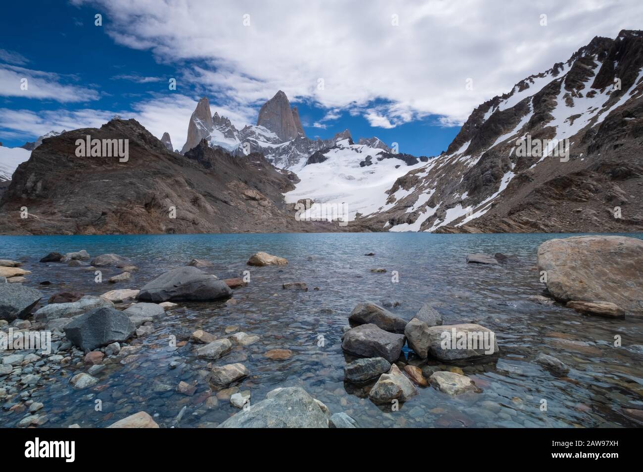 Los Tres Laggon at the foot of the Fitz Roy Peak, Fitz Roy Trek, El ...