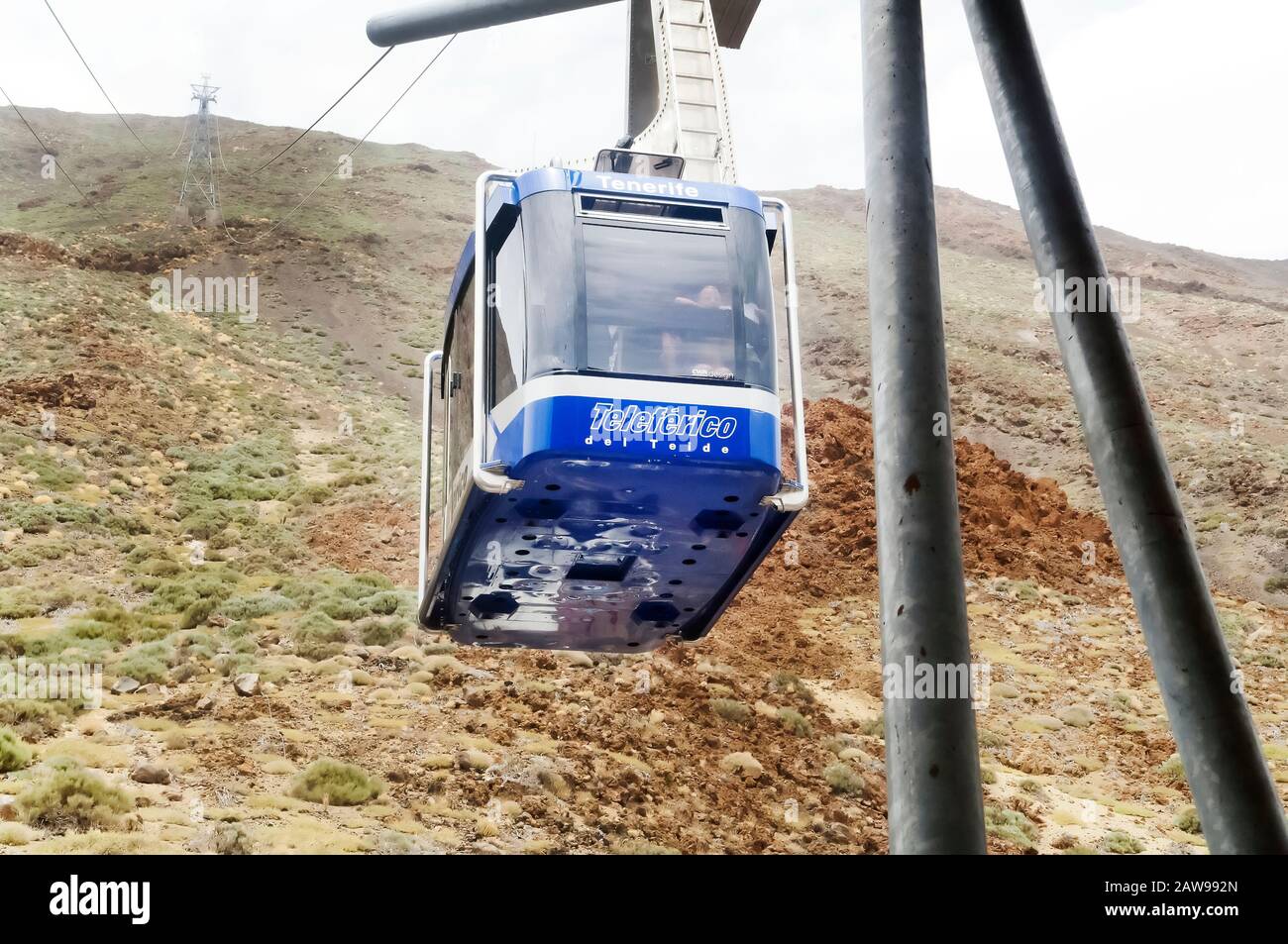 The highest cable car in the world hi-res stock photography and images ...