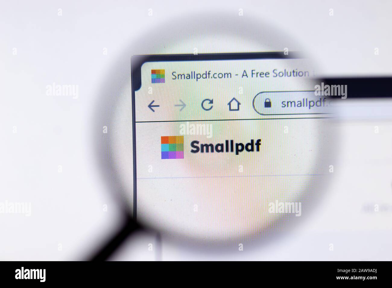 Smallpdf hi-res stock photography and images - Alamy