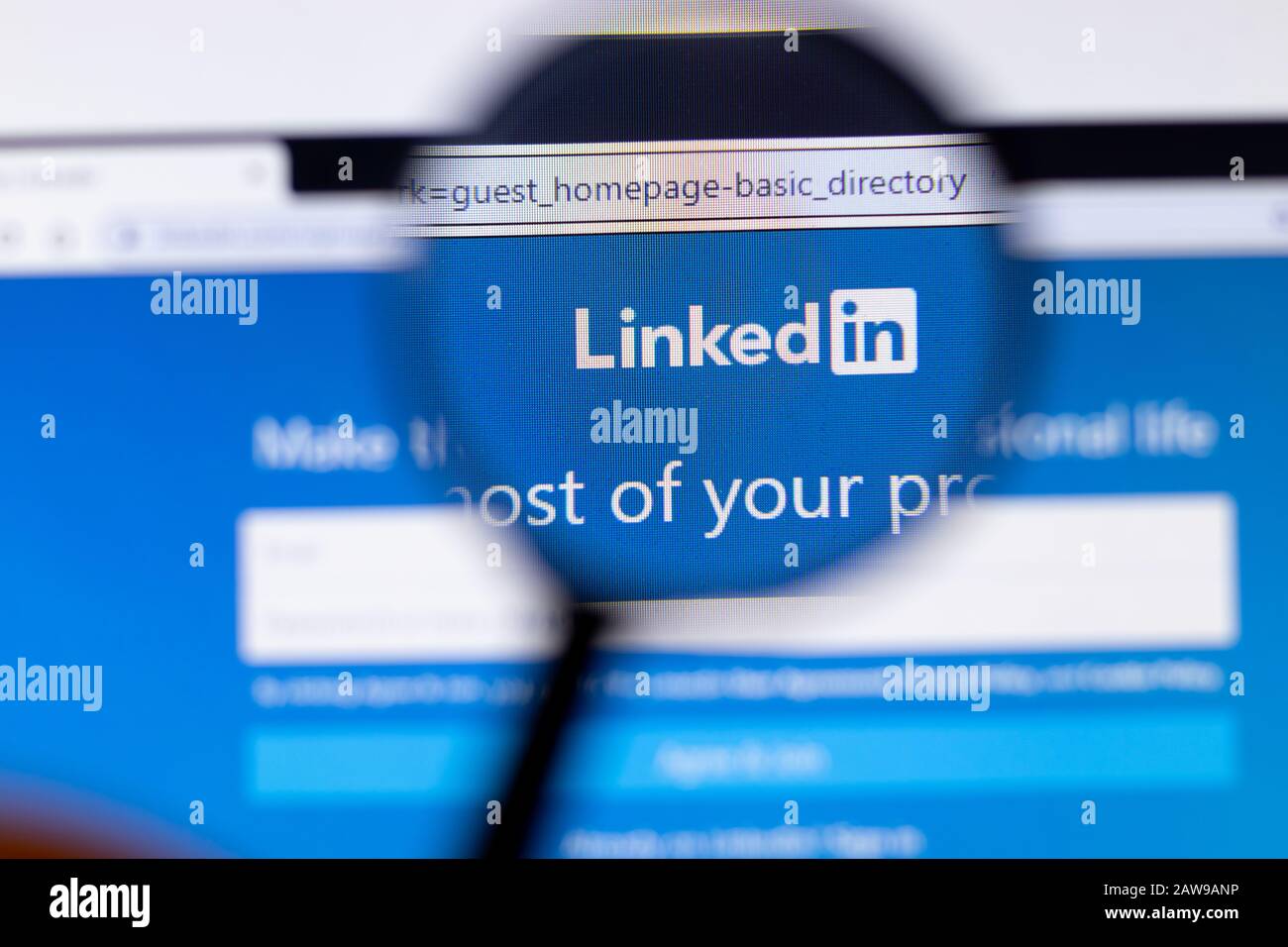 Linked in logo symbol icon hi-res stock photography and images - Alamy