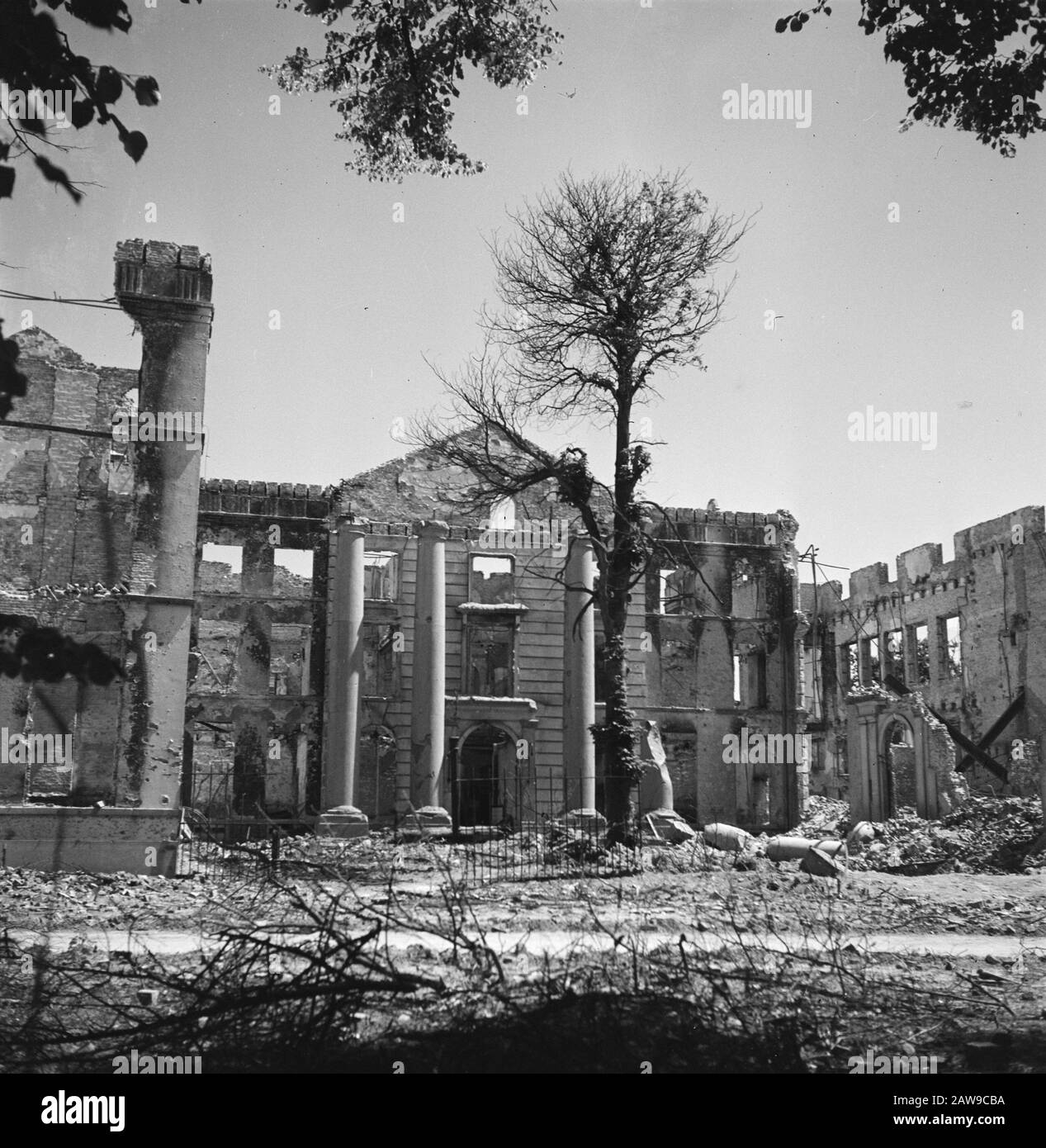 Arnhem bridge world war ii hi-res stock photography and images - Alamy