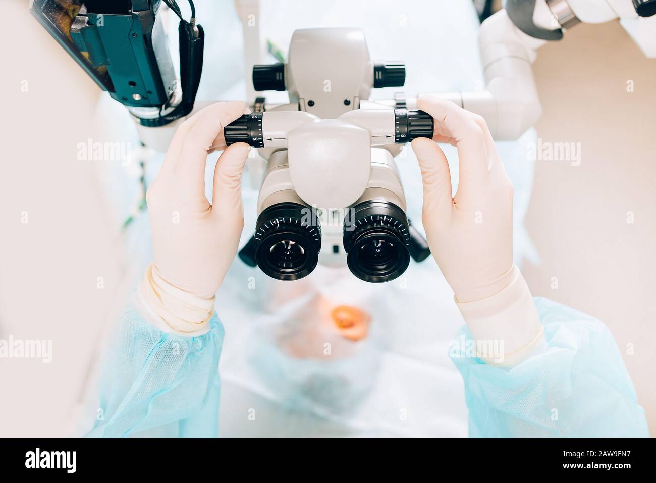 Optical microscope operation hi-res stock photography and images - Alamy