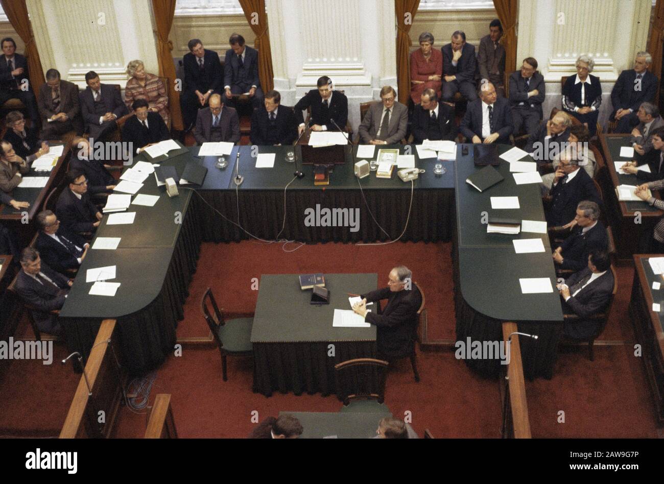 Overview government table hi-res stock photography and images - Alamy