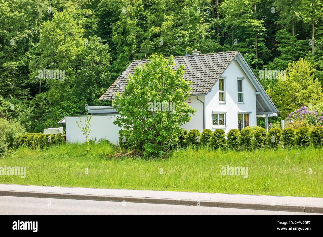 Greenery around the house hi-res stock photography and images - Alamy