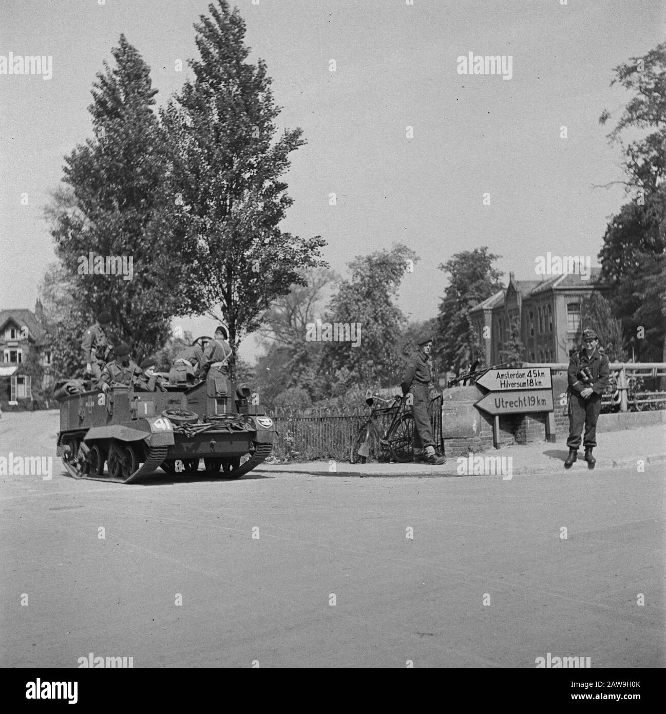 49th division soldier 1945 hi-res stock photography and images - Alamy