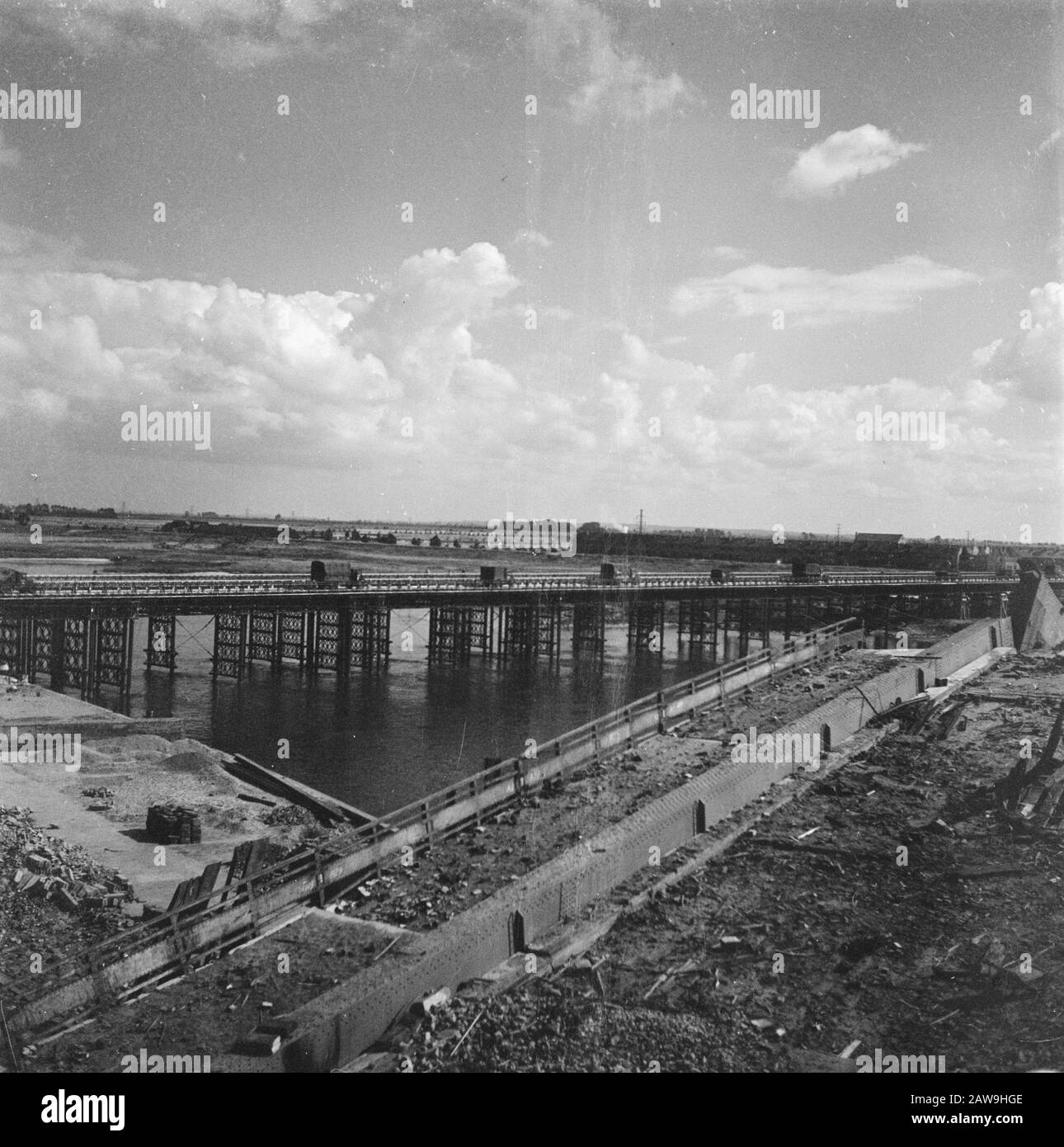 Arnhem bridge world war ii hi-res stock photography and images - Alamy