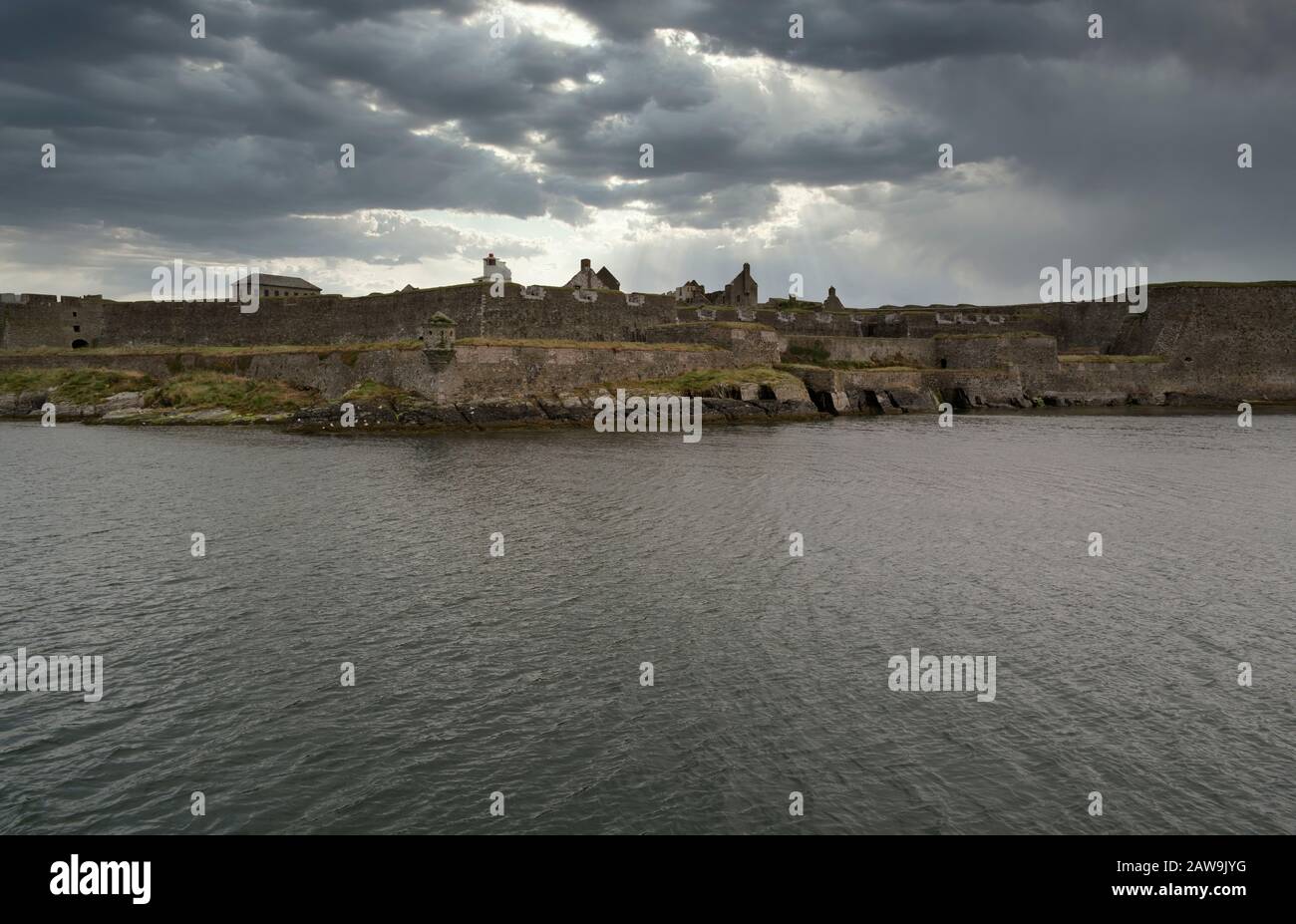 Old english fort hi-res stock photography and images - Alamy