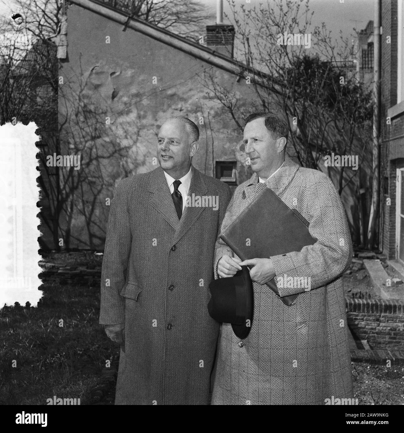 Mission Steenbergen left Dr. Tetzner right Jan de Boer. Date: April 17, 1956 Person Name: Dr ...