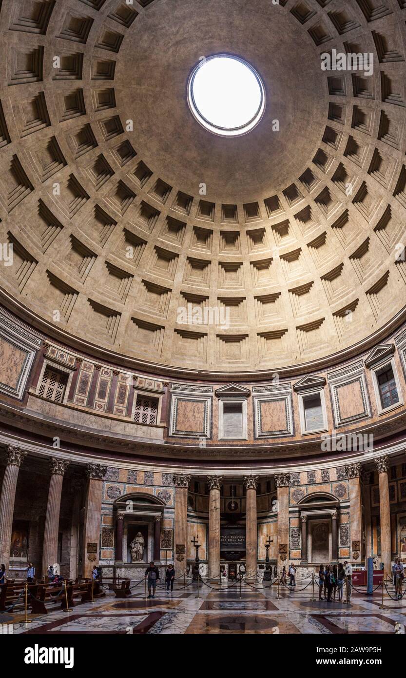 Inside the pantheon rome italy hi-res stock photography and images - Alamy
