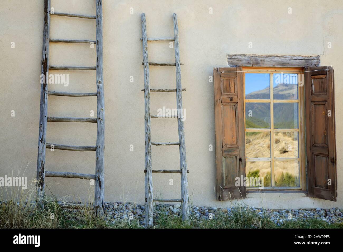New ladders hi-res stock photography and images - Alamy