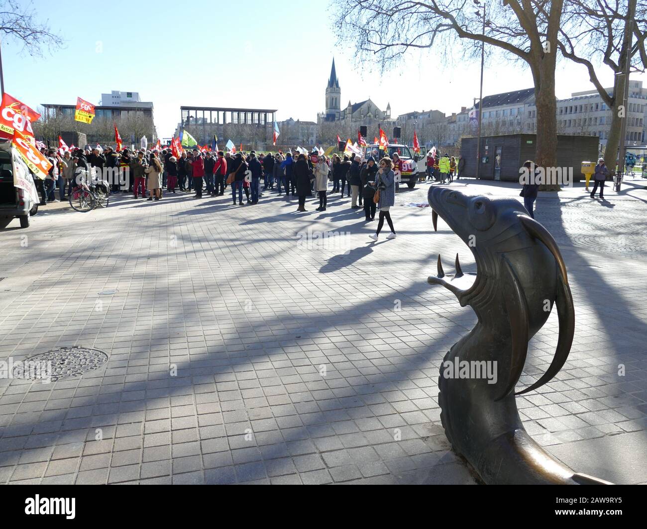 600 people hi-res stock photography and images - Alamy