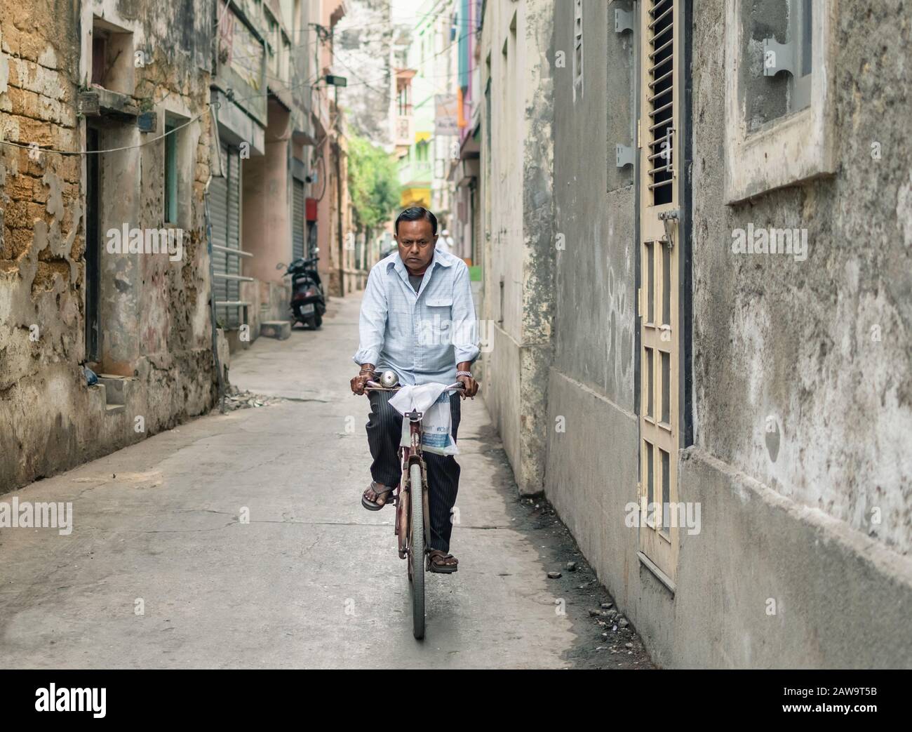 Indian two wheeler hi-res stock photography and images - Alamy