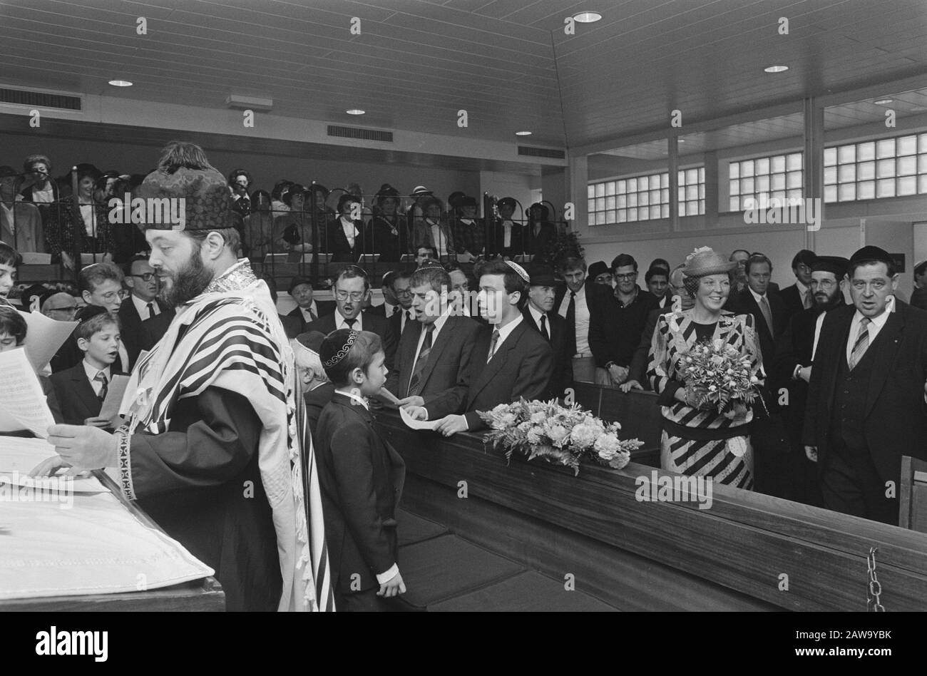 Queen Beatrix at new synagogue inauguration of Dutch-Jewish community ...