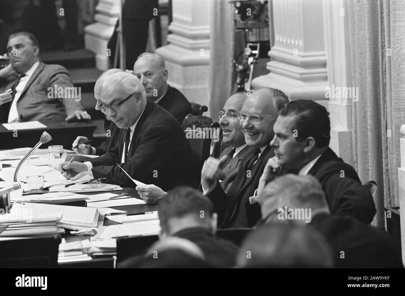 Government table lower house hi-res stock photography and images - Alamy