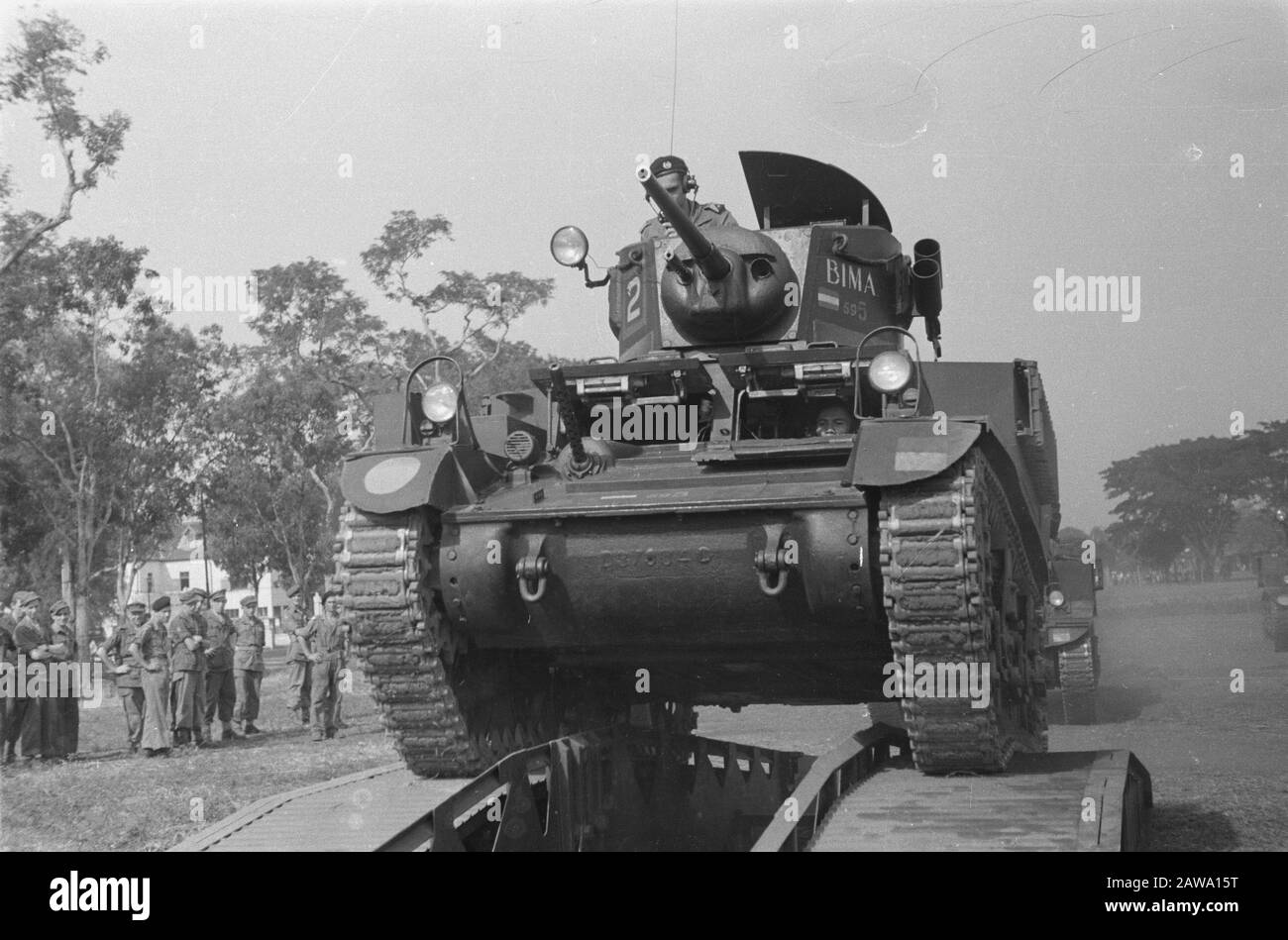 Tank Maneuvers Batavia Maneuvers Squadron Vechtwagens KNIL. Tank BIMA ...
