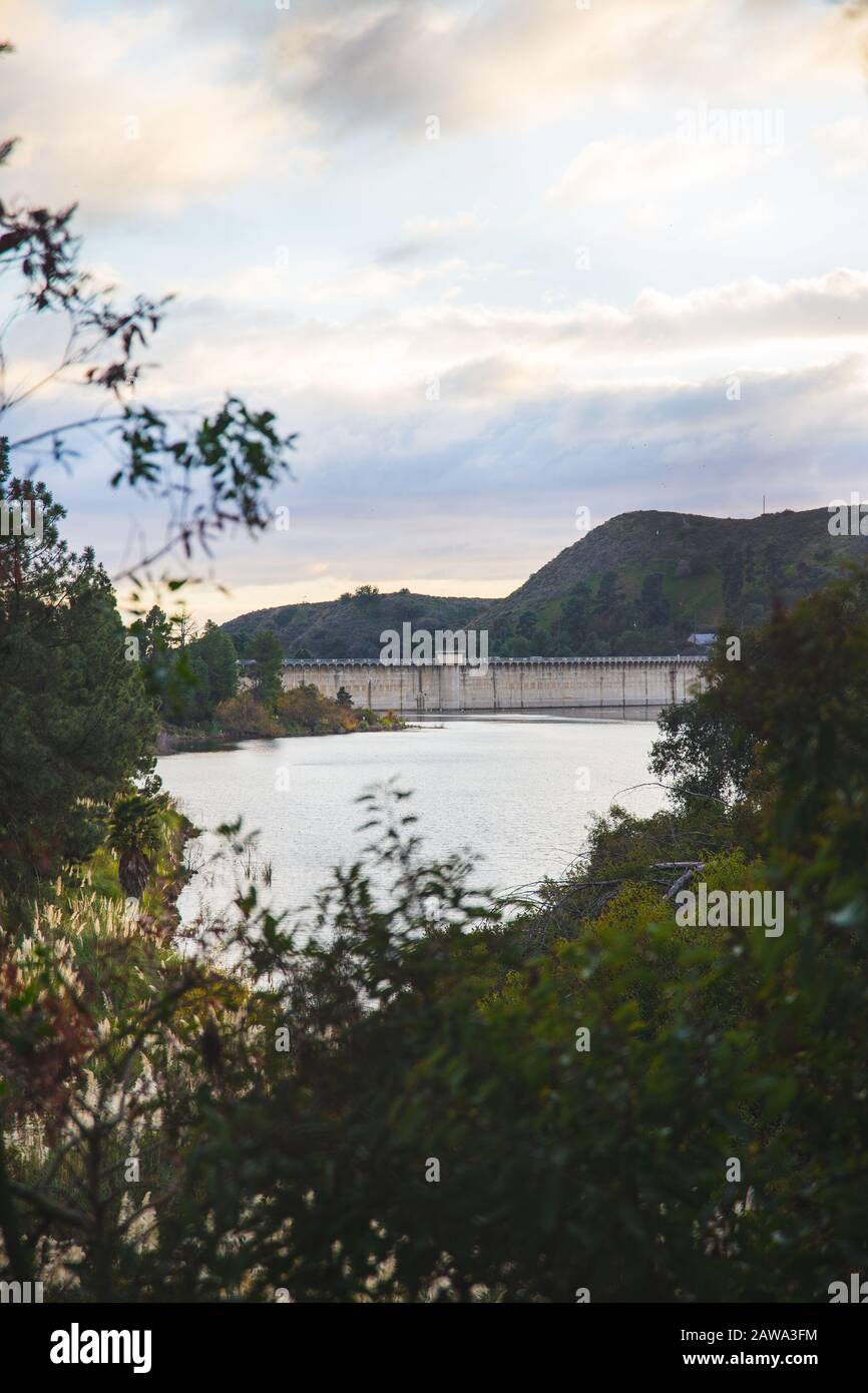 Hollywood reservoir dam hi-res stock photography and images - Alamy