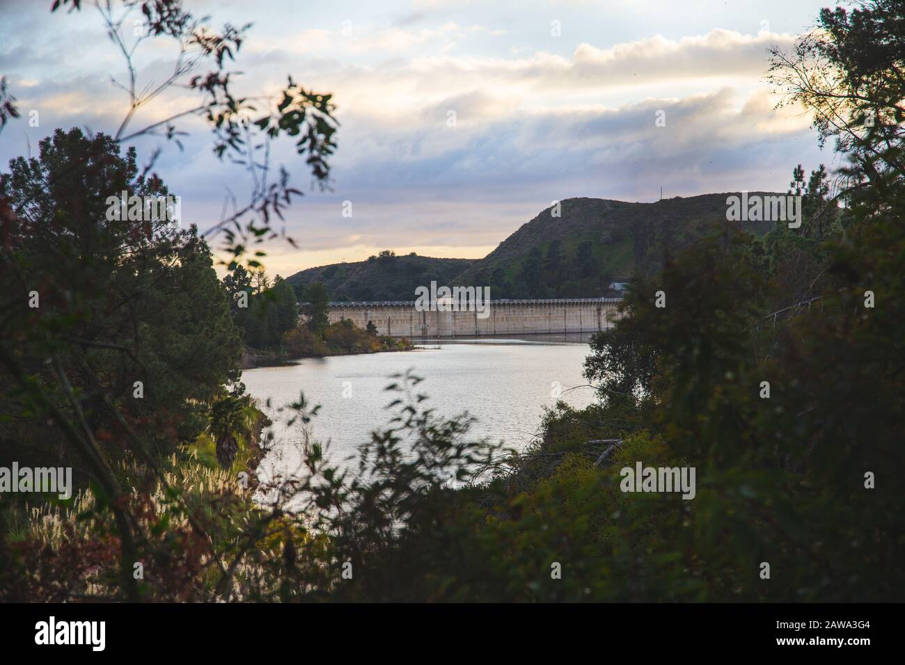 Hollywood reservoir dam hi-res stock photography and images - Alamy