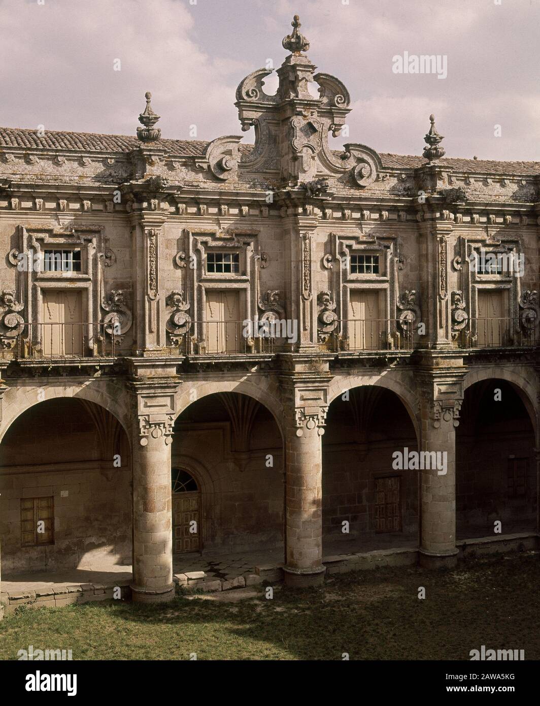 Monasterio de san salvador ayuntamiento hi-res stock photography and ...