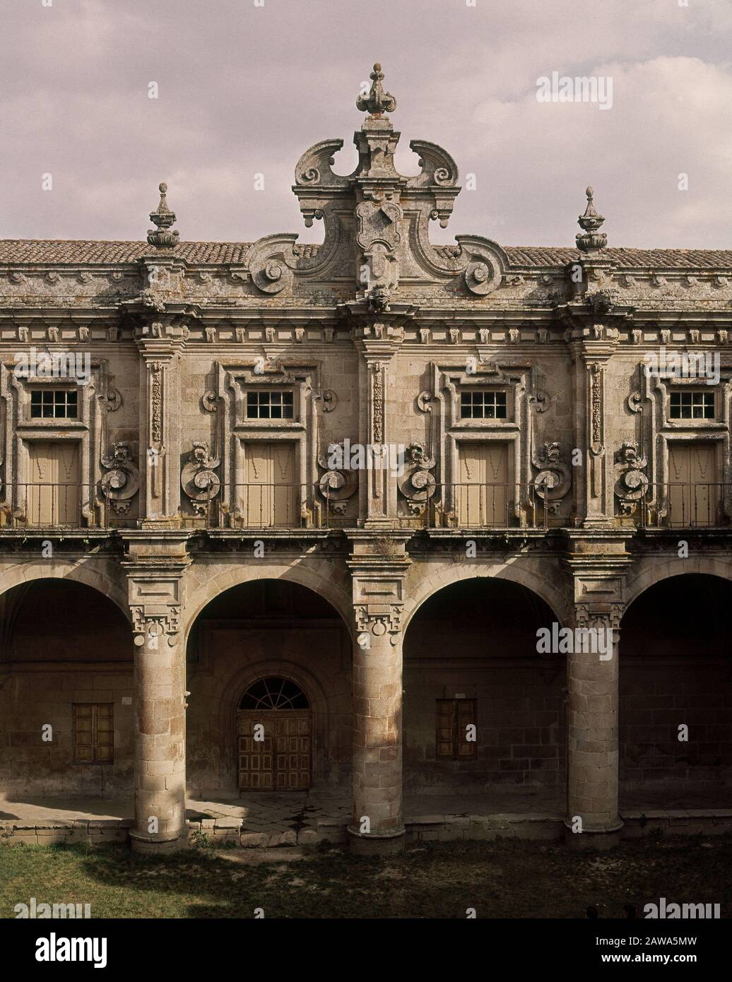 CLAUSTRO. Location: MONASTERIO DE SAN SALVADOR / AYUNTAMIENTO. CELANOVA ...