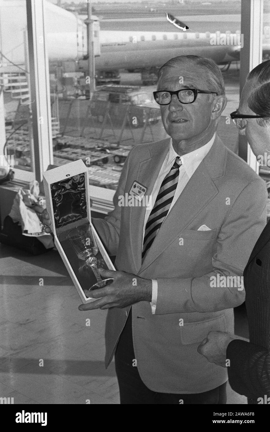 Lieutenant Colonel Bell-Irving at Schiphol; Lieutenant Colonel Bell ...