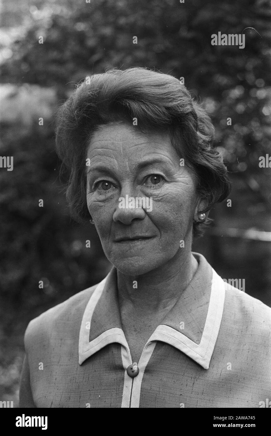 M. Evers Barug, passport Date: August 29, 1972 Name of Person: Mr ...