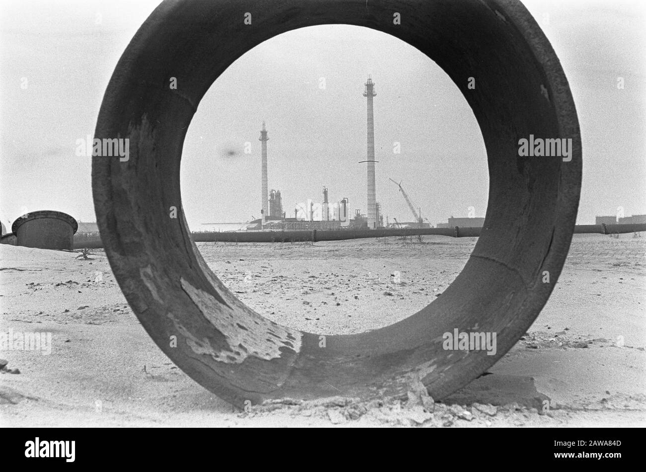 Making embankments Europoort for supertankers Shell Date: May 27, 1963 ...