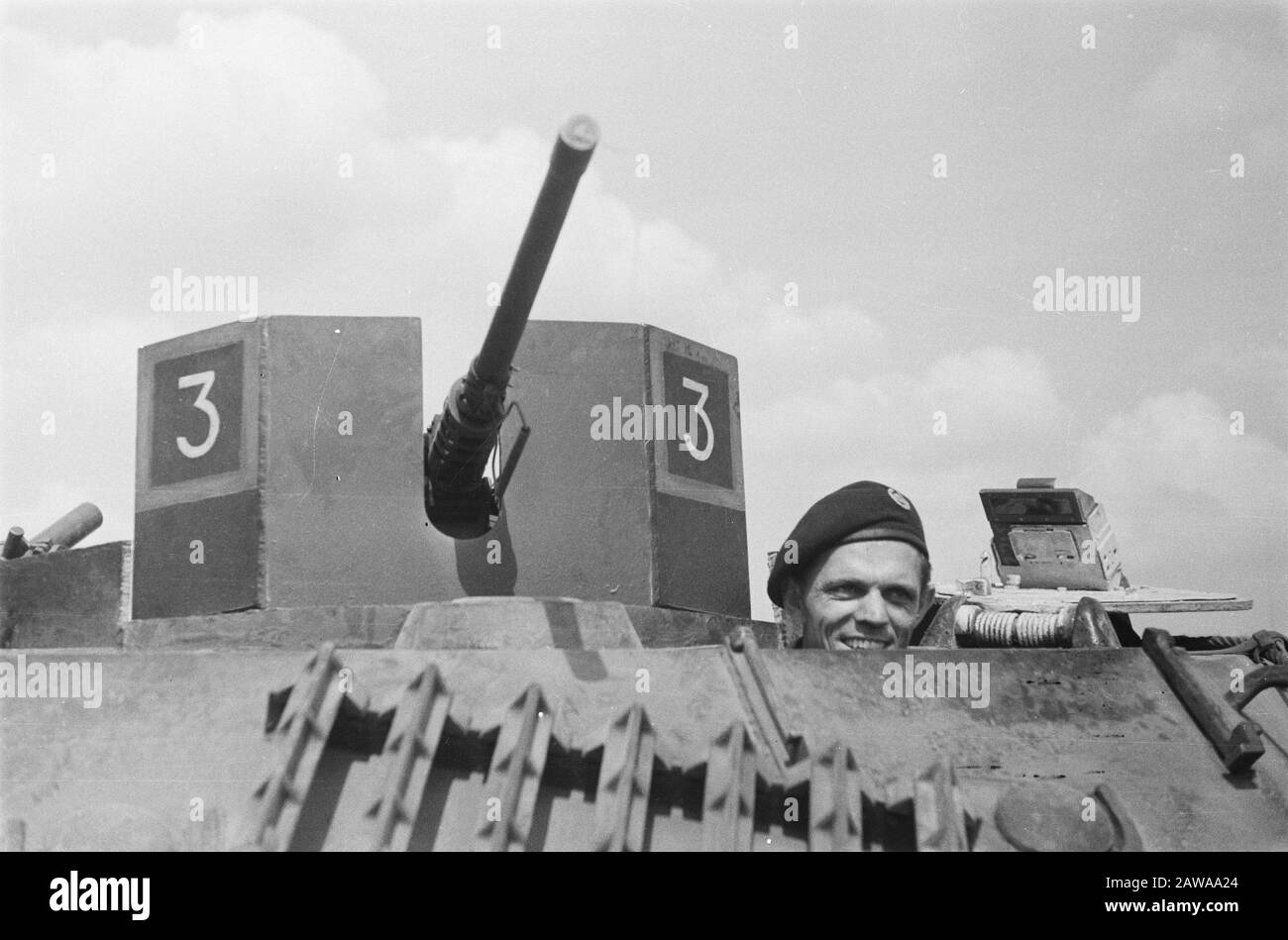 Tank Maneuvers Batavia Maneuvers Squadron Vechtwagens KNIL. Tank Driver ...