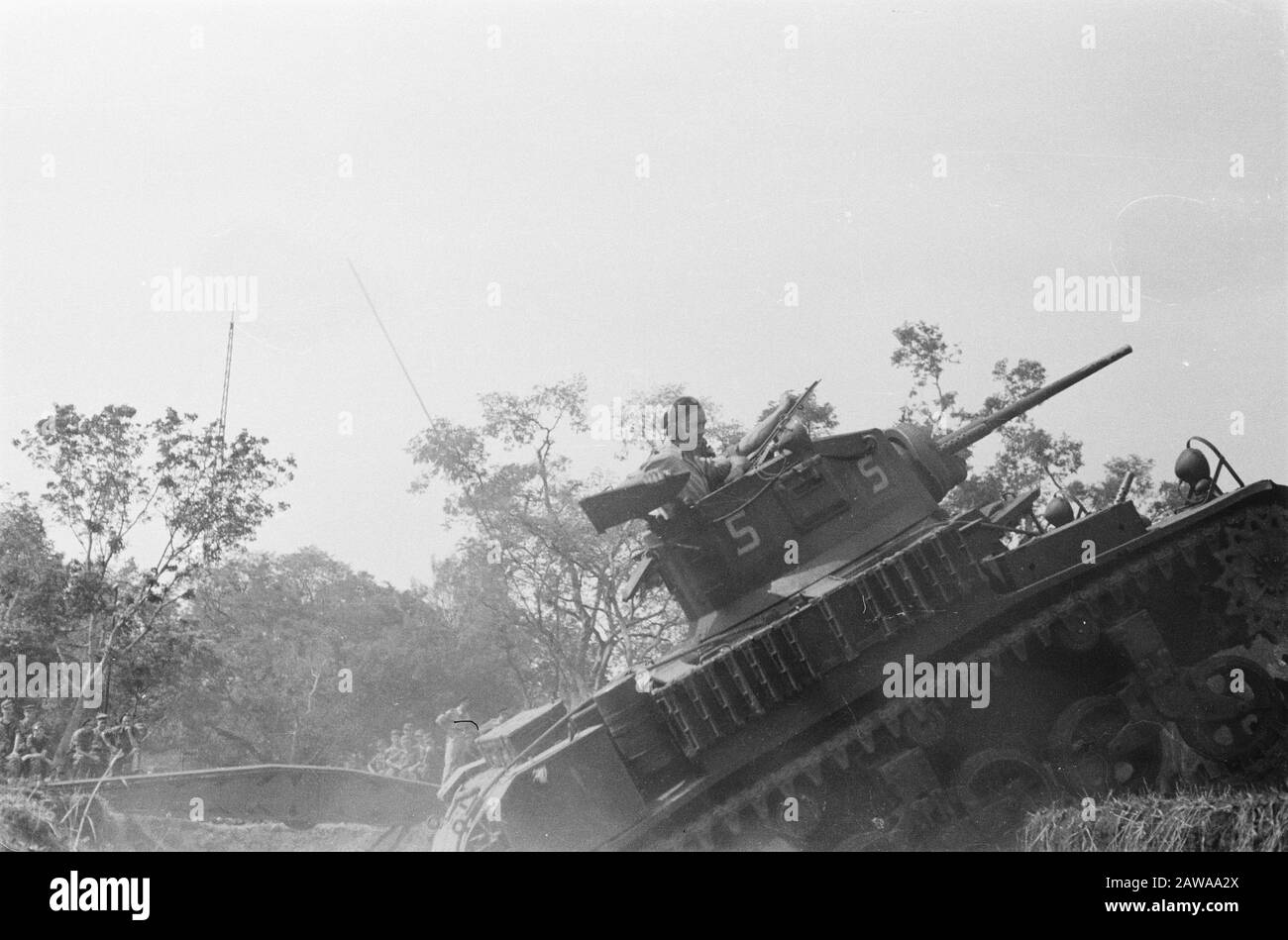 Tank Maneuvers Batavia Maneuvers Squadron Vechtwagens KNIL Date ...
