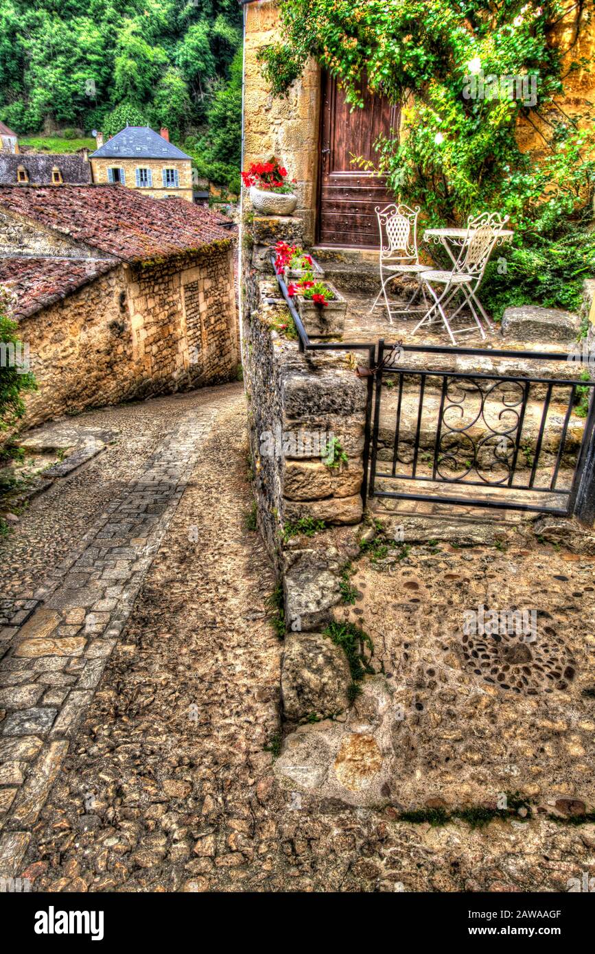 Village of Beynac-et-Cazenac, France. Artistic view of Beynac’s steep ...