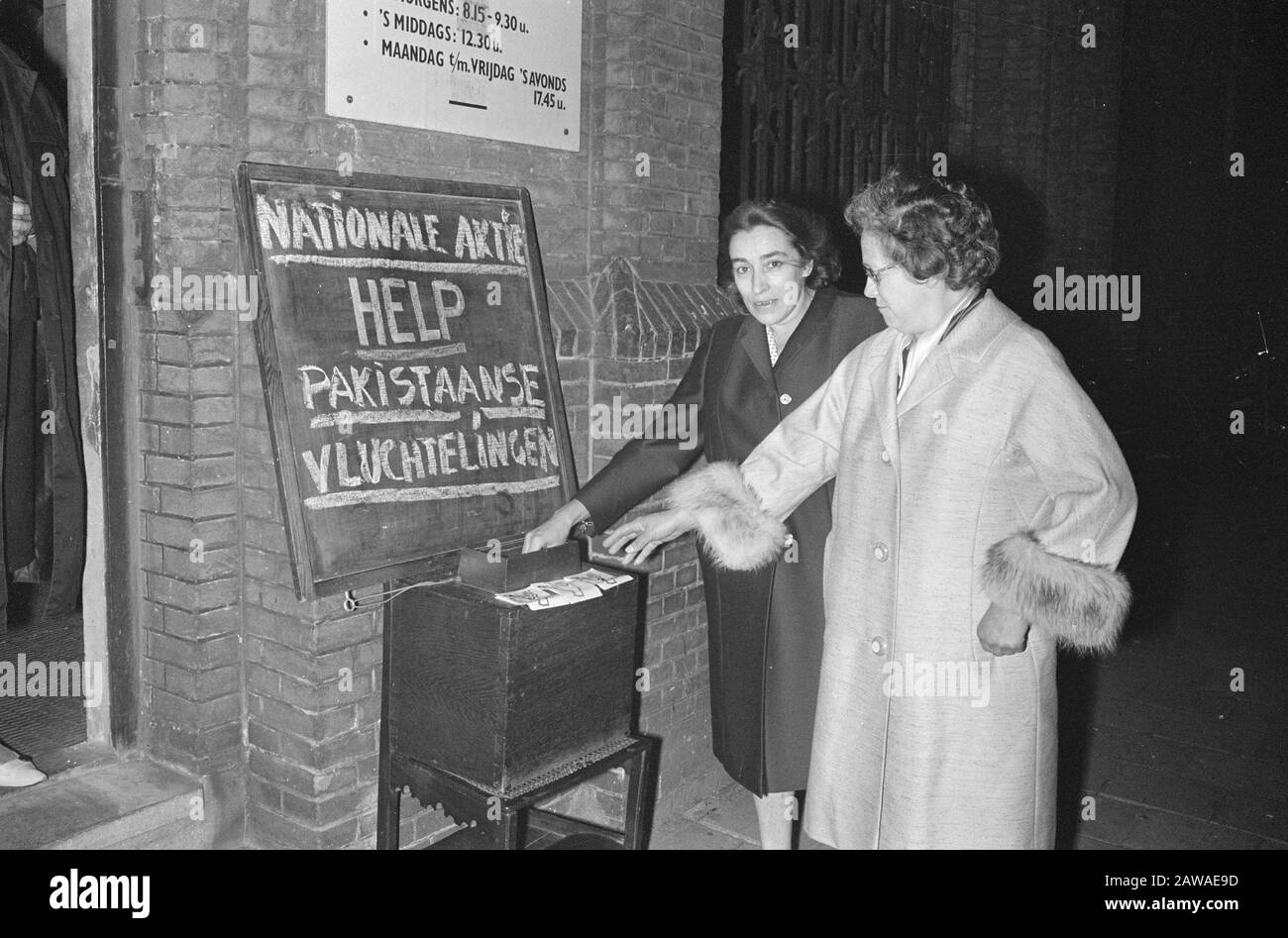 Donations for refugees Black and White Stock Photos & Images - Alamy